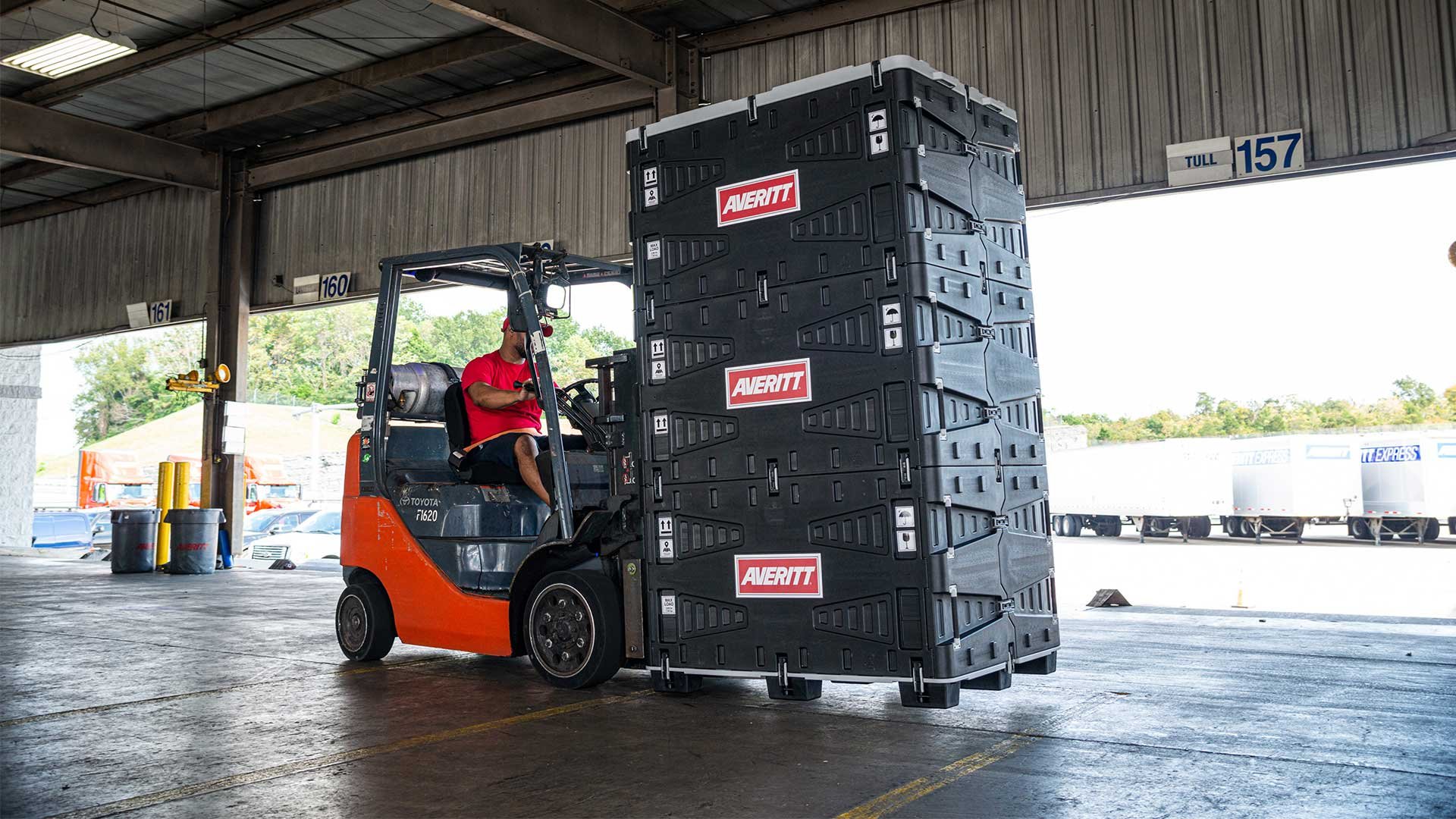 Smart Crate | Tech-Infused Module LTL Shipping Containers | Averitt