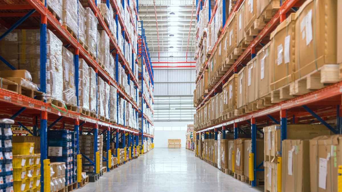 Regional vs. Centralized Distribution: Evaluating Approaches for Quick ...