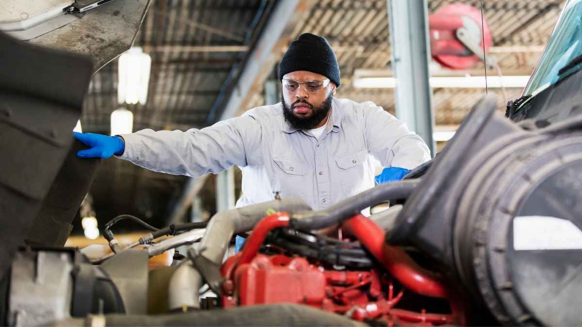 A Guide to the Pros and Cons of Private Fleet Ownership